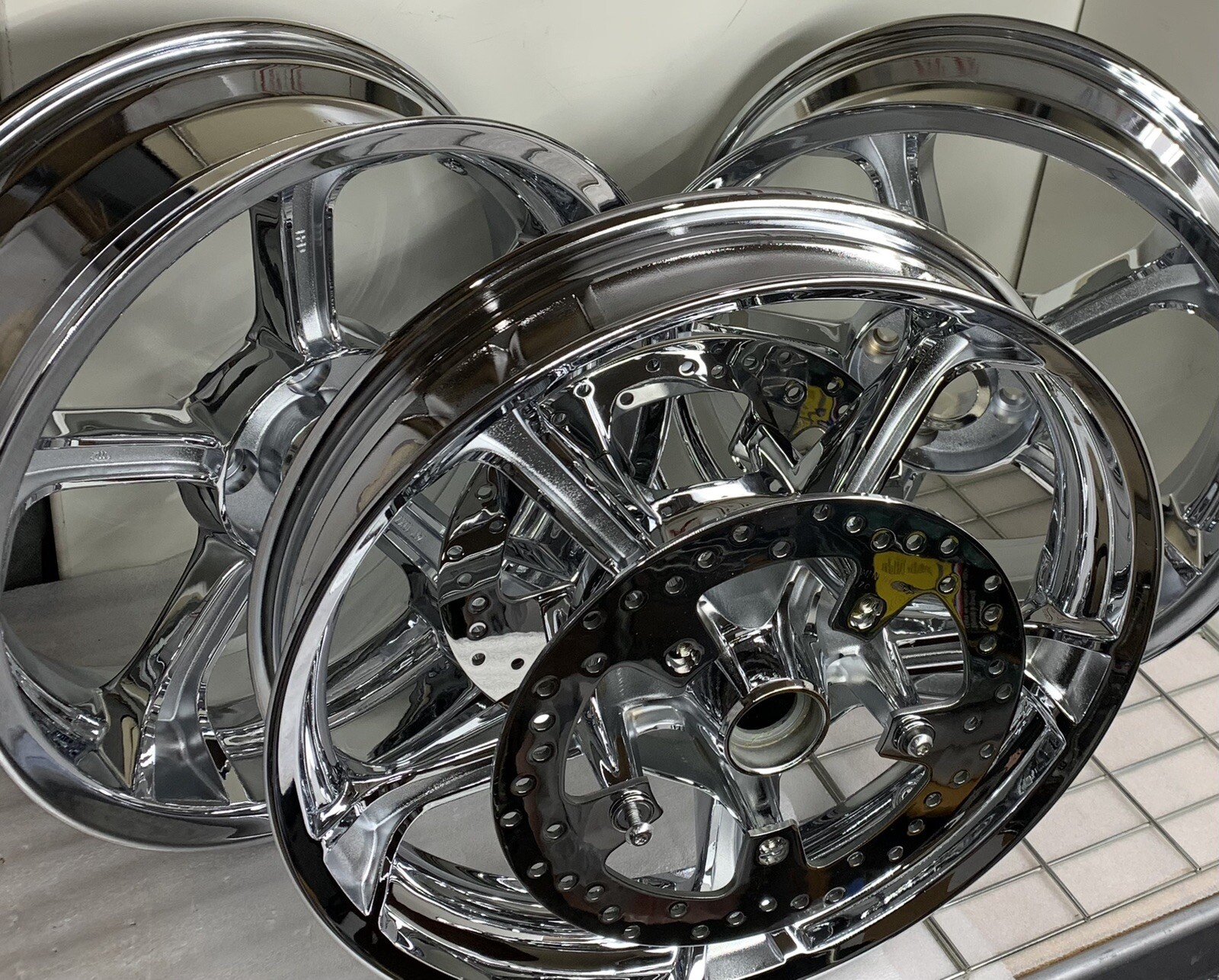 Harley CVO Tri Glide 2020 -24 CUSTOM Chrome Wheels & BEARING Rims ...