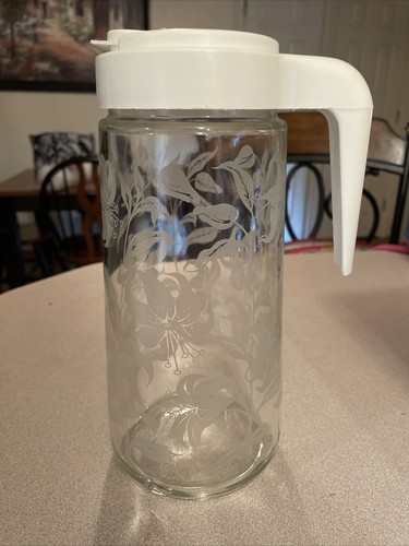 Tang Glass Pitcher with Lid / White Lily / Etched Anchor Hocking Carafe ...