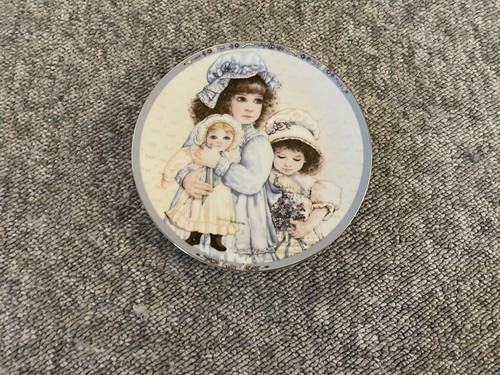 Country Series Plate Collection - "Mary Ann & Molly" | eBay