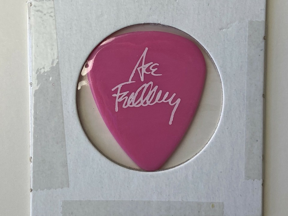 KISS Guitar Pick ACE FREHLEY Solo Frehley's Comet Dark Pink White ...