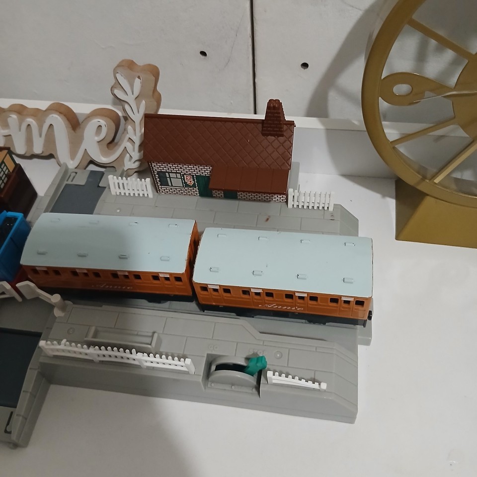 TOMY Plarail TrackMaster Thomas & Friends Train Vehicle Crossing + Road ...