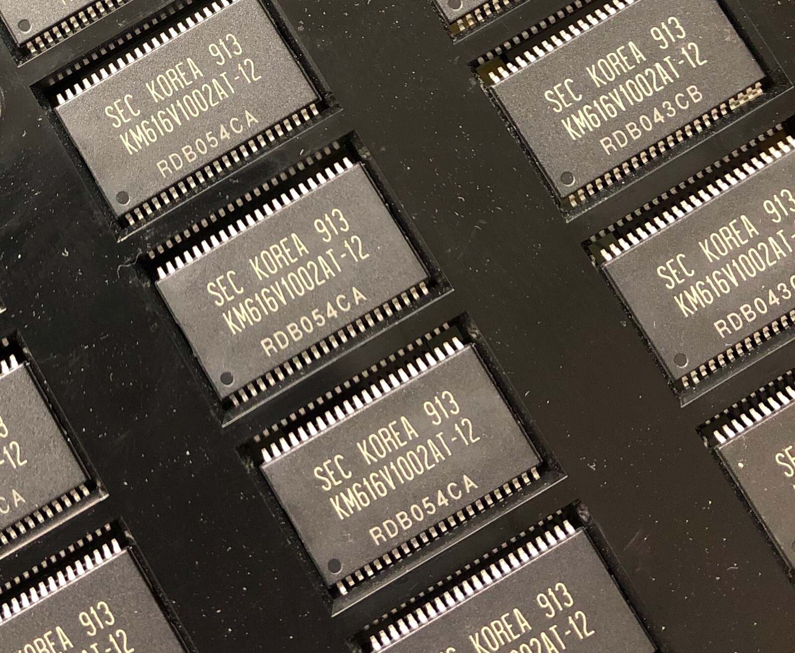 SAMSUNG KM616V1002AT-12 Standard SRAM, 64KX16, 12ns, CMOS, PDSO44 **NEW ...