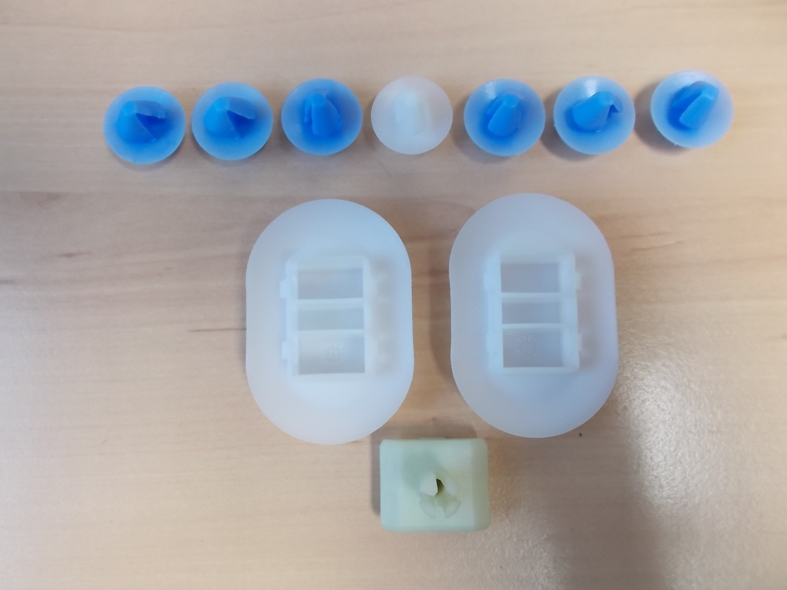 Genuine Citroen DS3 Side Skirt Fixing Clip Kit (1610186180) for sale ...