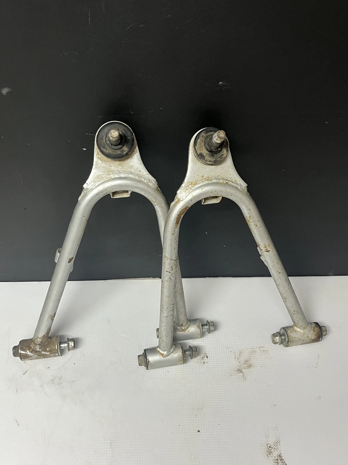 2004 04 Suzuki LTZ400 Z400 Quadsport Front Upper A-Arms OEM 52440-07G00-YD8