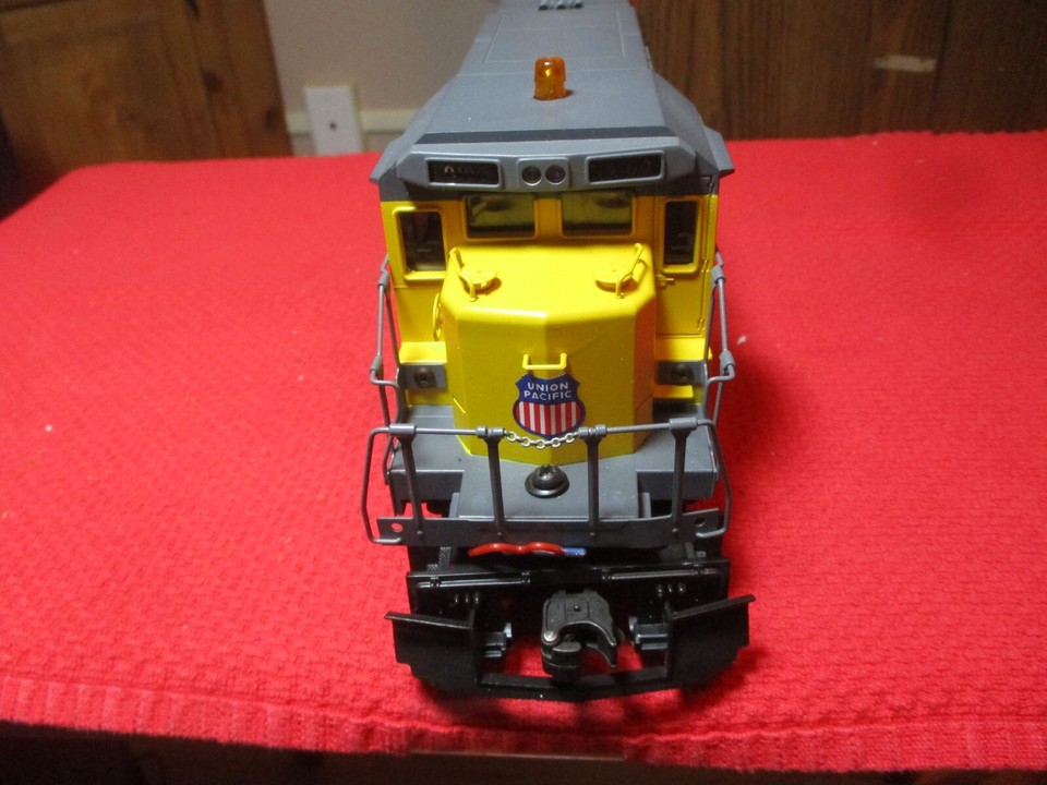 Lionel 6-18205 O Gauge Union Pacific Dash-8 40C Diesel Locomotive #9100 ...