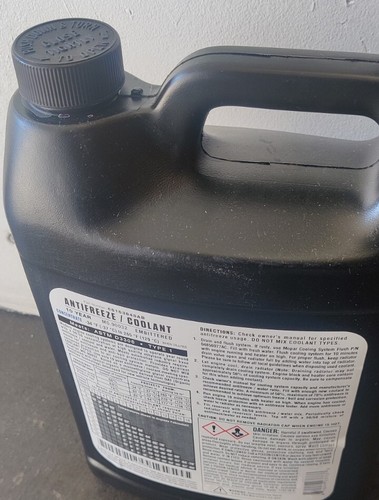 Engine Coolant / Antifreeze - 10 Years - Genuine Mopar OEM 68163848AB ...