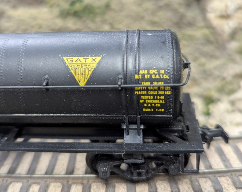 General Amercan Tank Car Co/GATX 10000-Gal Tank Car #19283, Athearn ...