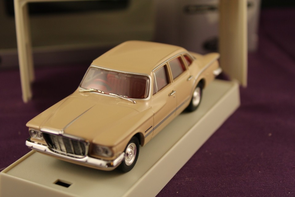 Trax 1:43 TR36B 1962 Chrysler S Series Valiant New Beige / Red Int | eBay