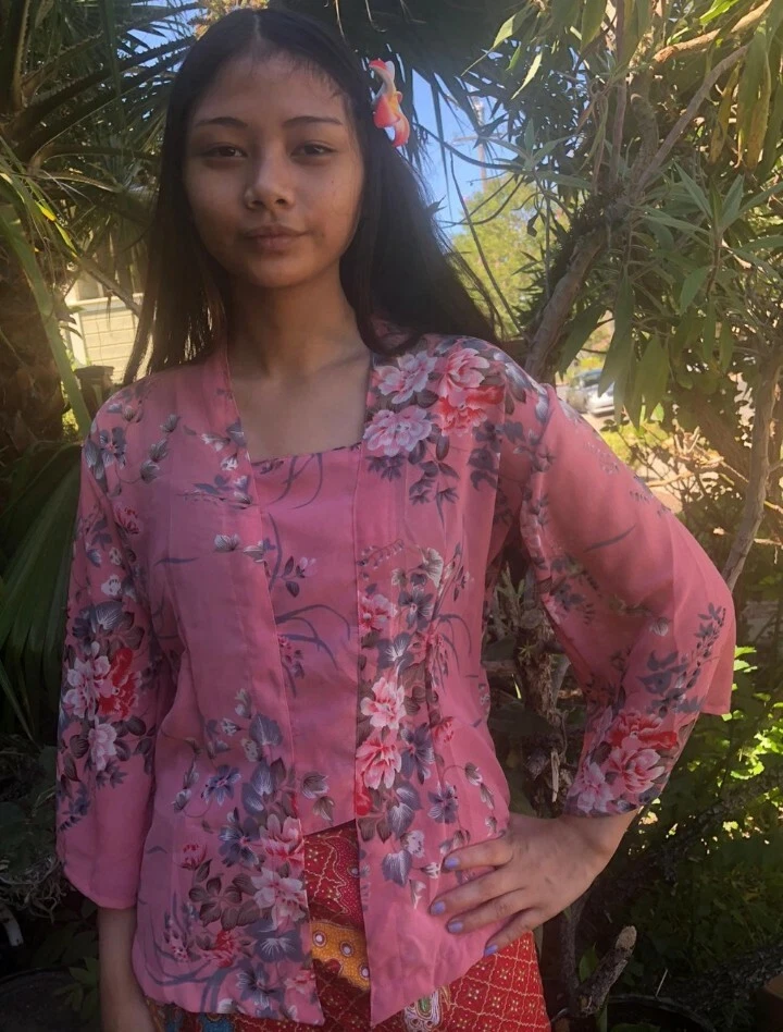 Model Kebaya Bali