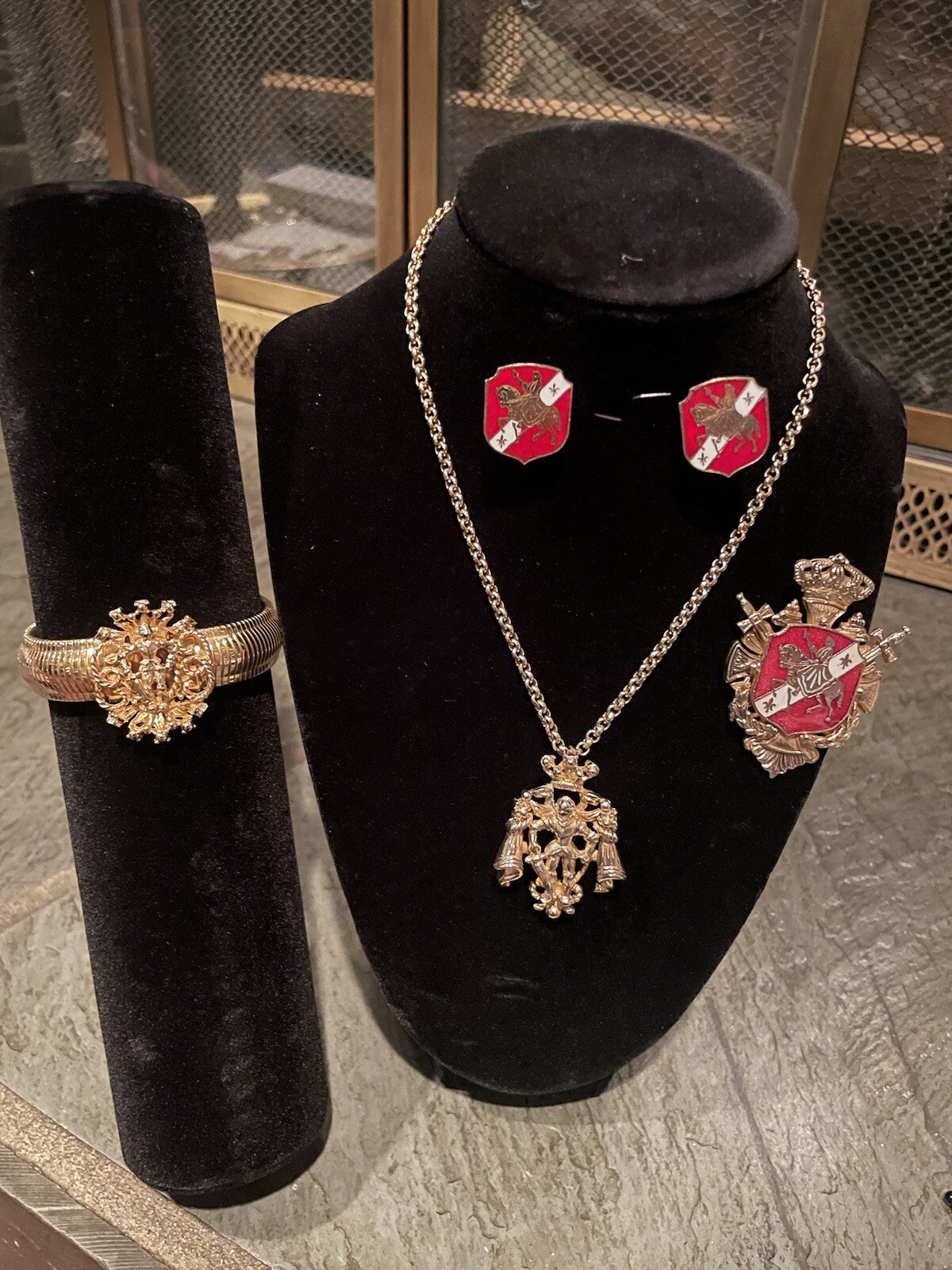 Coro Signed Heraldic Knight & Coat of Arms Necklace,B… - Gem