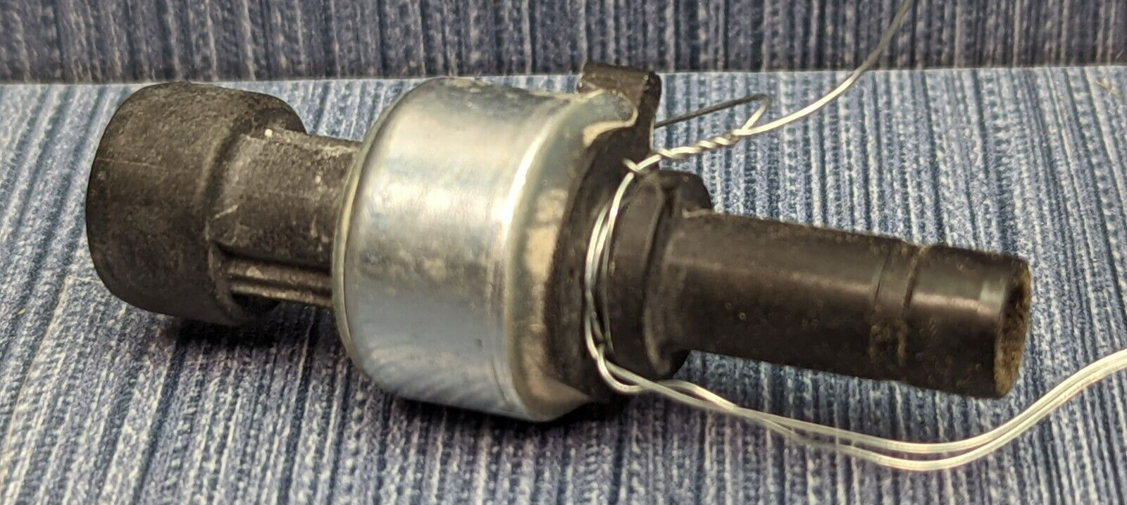 Bendix 5008677 PS-60 Low Air Pressure Sensor 5005758 for NAVISTAR ...