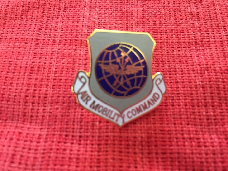 AIR MOBILITY COMMAND AMC HAT LAPEL PIN AIR FORCE USAF VETERAN Military ...