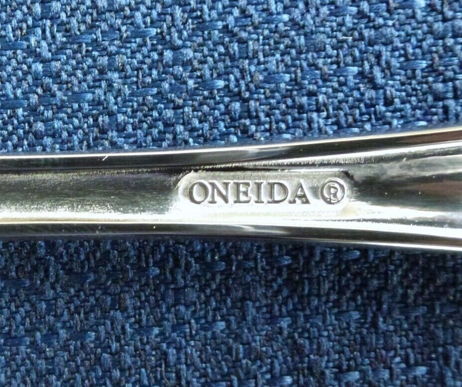 New Oneida COUNTESS Glossy Set of 4 Teaspoons Stainless Flatware (6 1/4 ...