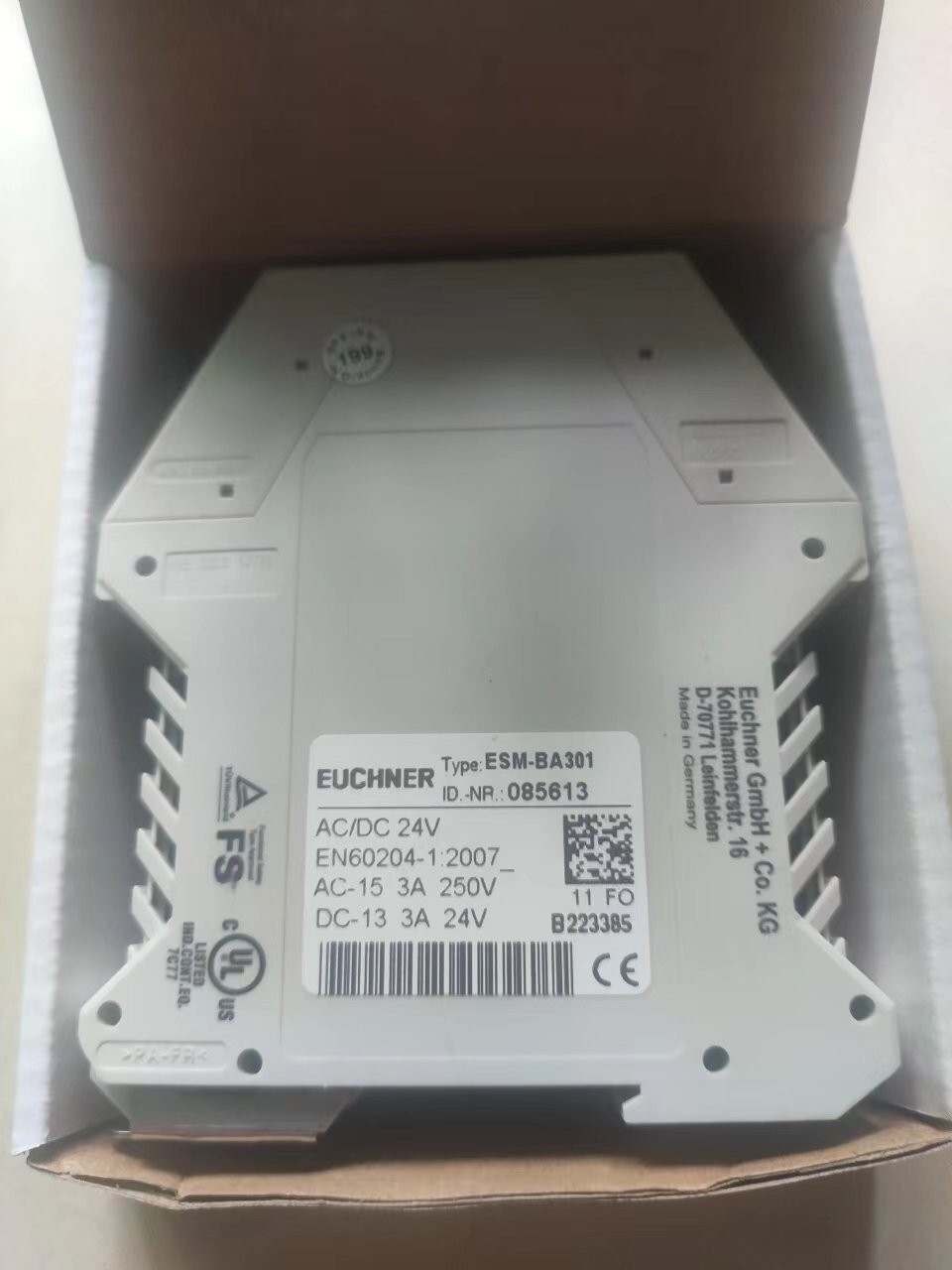 1 PCS EUCHNER 085613 ESM-BA301 Safety Relay | eBay