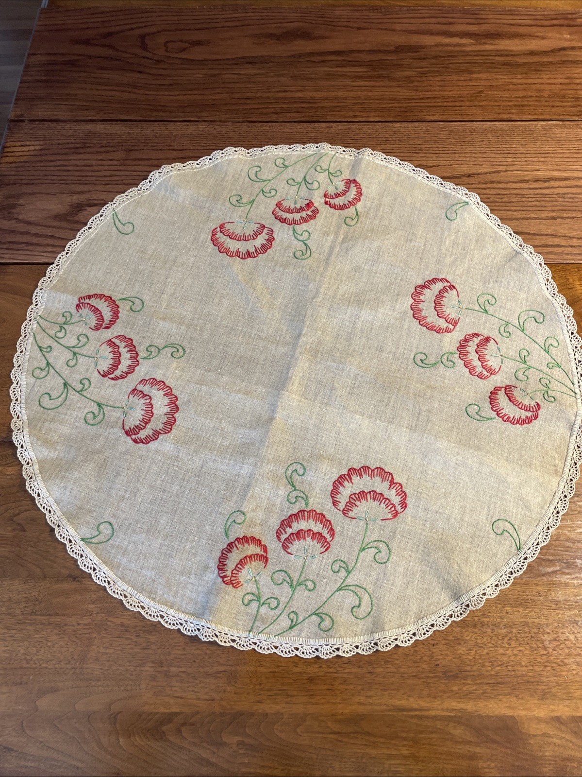 Gorgeous Vintage Tablecloth Embroidered w/ Red Poppies. Crocheted Edge ...
