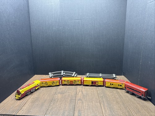 Hafner Streamliner Passenger Train Set: #1010 Wind-Up Engine w/Tin ...