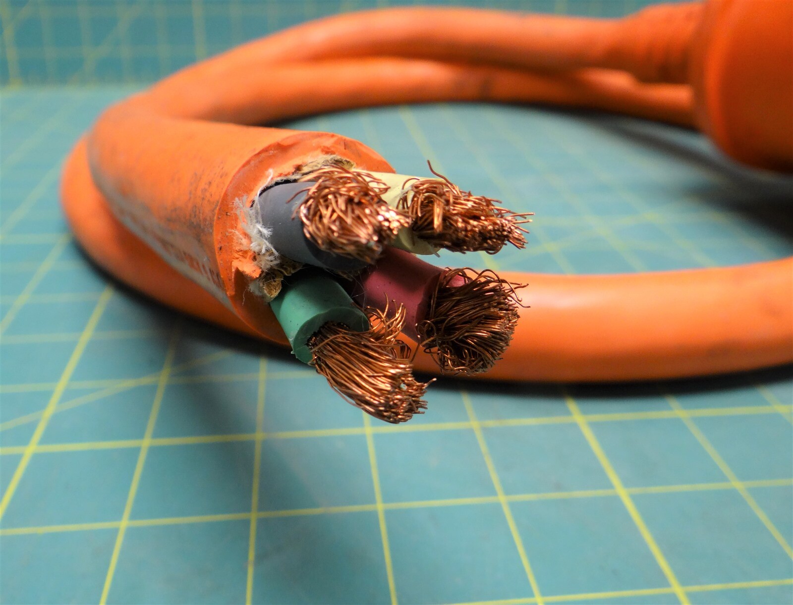 Duraline 60MFP4 Male Fused Plug With 6' of 6-4 SOOW Orange Cable *BENT ...