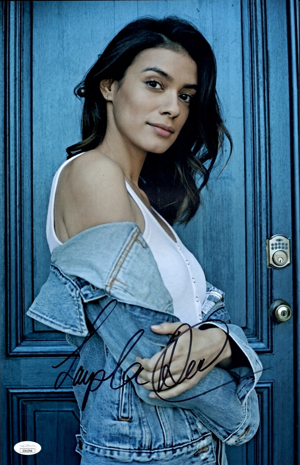 LAYSLA DE OLIVEIRA Signed LOCKE & KEY 11x17 Photo DODGE Autograph JSA ...