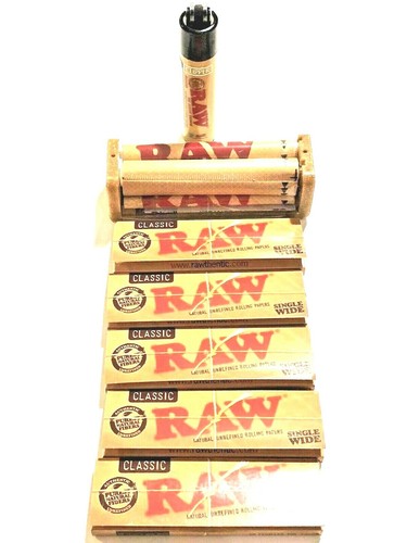 Raw Classic Rolling Papers 70mm Single Wide 5 Packs +Raw Roller 70MM ...