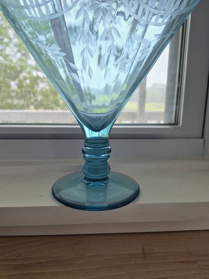 ? Carder STEUBEN Glass Fan Vase, Ribbed and Etched. Aqua Celeste Blue ...