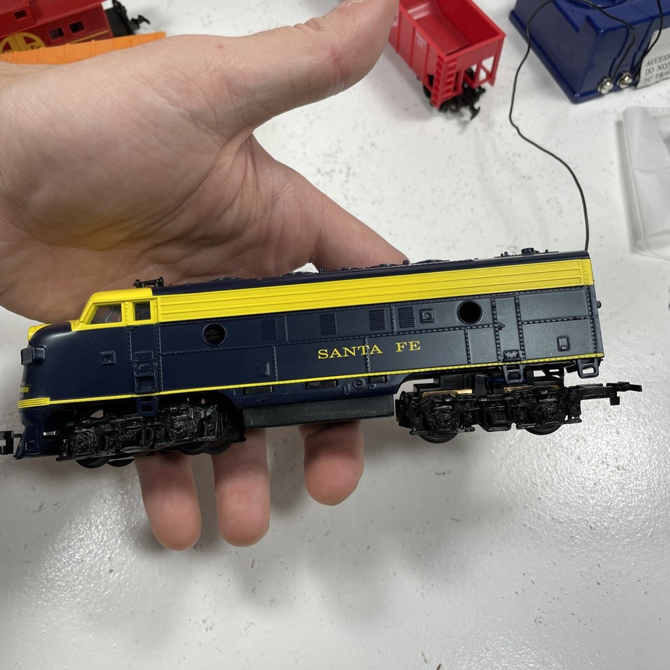 Life-Like Santa Fe Thunder Set Train HO Scale | eBay