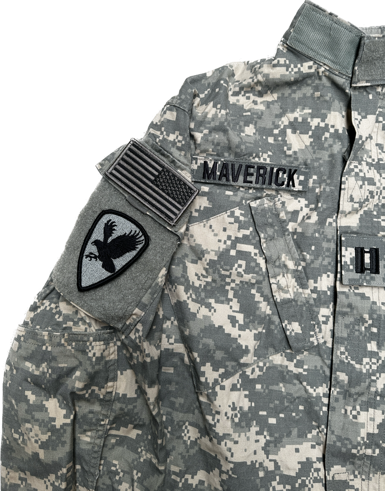US Army UCP ACU Jacket Shirt M 6 Patches Captain Maverick 21st Cavalry ...