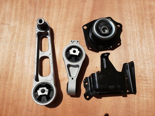 Engine & Transmission Mounts 4Pcs Set, for Chrysler PT Cruiser 2.4L ...