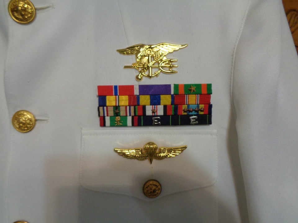 USN US Navy Seal Special Warfare CDR DRESS WHITE JACKET with pins size ...