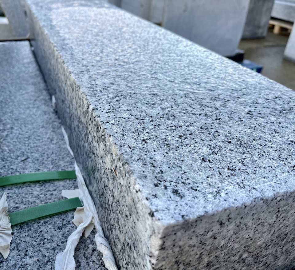 STUNNING SOLID GRANITE STEPS , KERBS , 1000x300x200 ONLY £65!! | eBay UK
