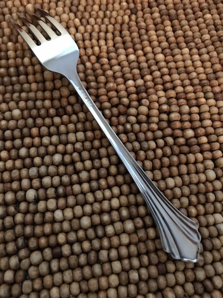 Oneida USA BANCROFT Glossy Stainless Ridges Flared Tip DINNER FORK 7.25 ...