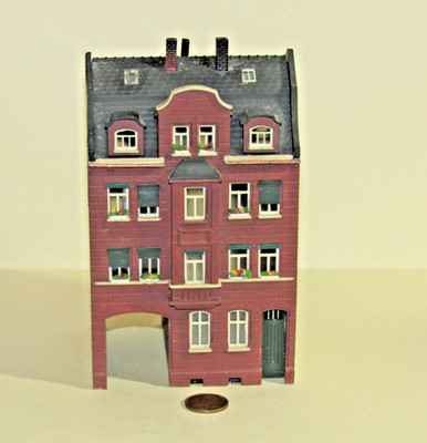 ho scale EUROPEAN 3 STORY APARTMENT BUILDING for Model Train Layouts ...