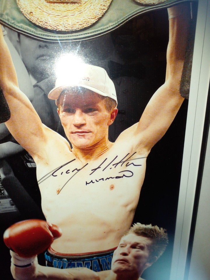 Ricky Hatton vintage signed boxing memorabilia picture. used in good ...