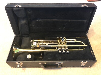 Besson Trumpet 609 Made in USA - 2 Mouthpieces & Hard Case | eBay