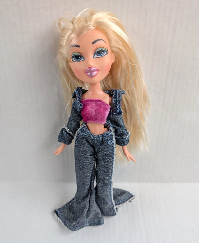 Vintage Bratz Doll Cloe 2001 MGA NO SHOES Original Clothes | eBay