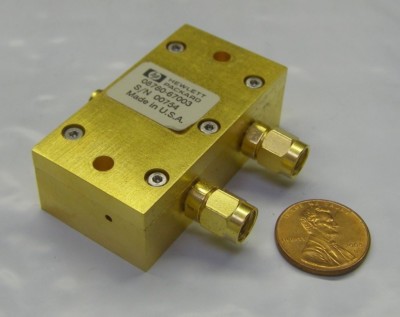 HP IQ COMBINER MODEL 08780-67003 ... S/N 00754 ... GOLD ... FROM AN ...