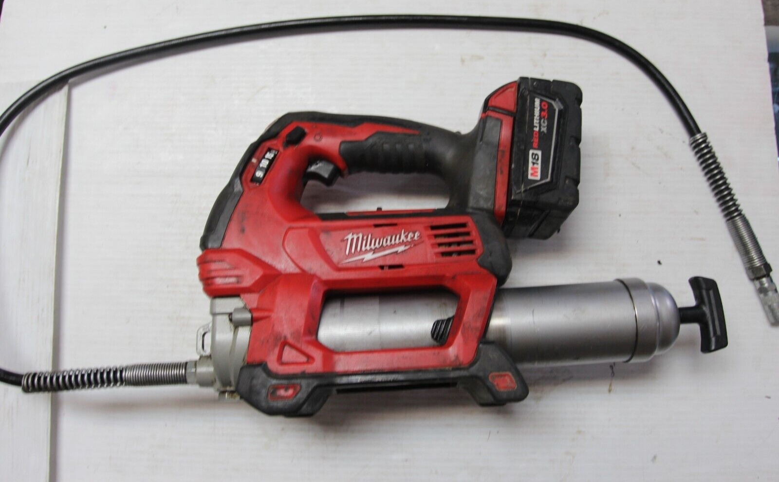 Milwaukee 2646-21CT M18 18-Volt Lithium-Ion Cordless Grease Gun W 3 AH ...