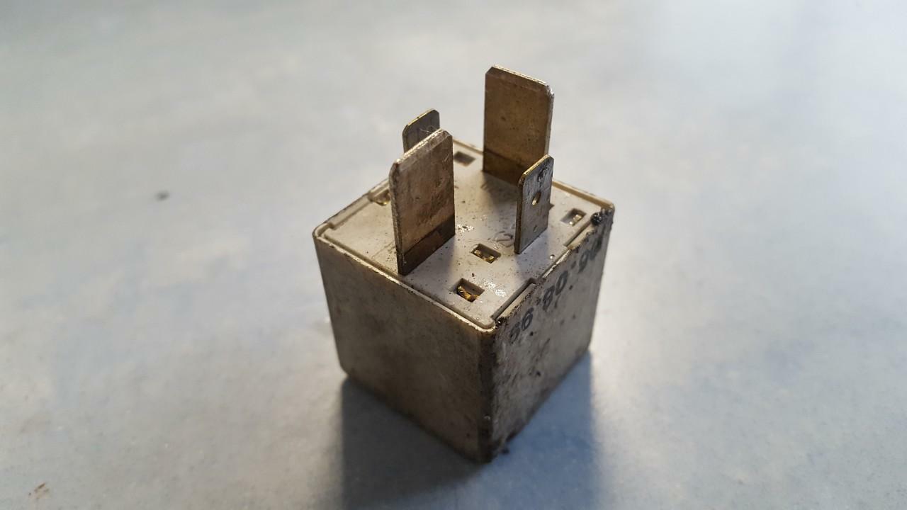 8D0951253 Relay module Volkswagen Passat 2002 FR653250-29 | eBay