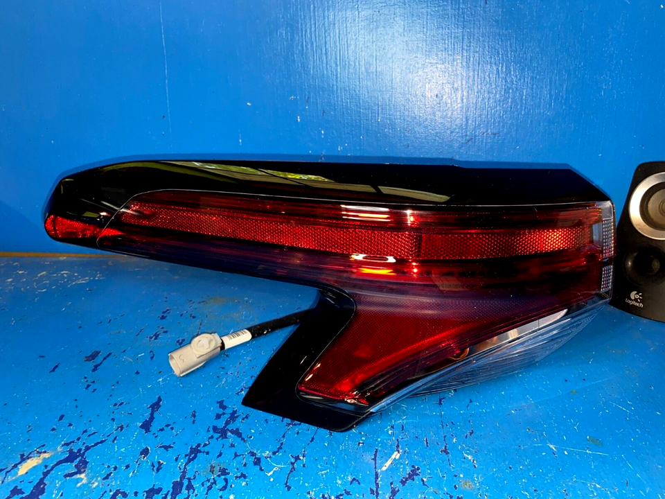 Genuine Toyota 21 22 Sienna LE, XLE taillight lamp OEM Left 81560-08071 ...