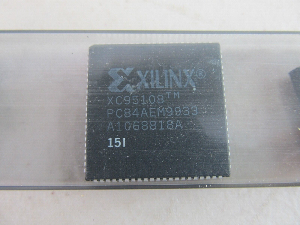 Xilinx XC95108 PC84AEM9933 15I 84-PLCC High Performance CPLD + Socket ...
