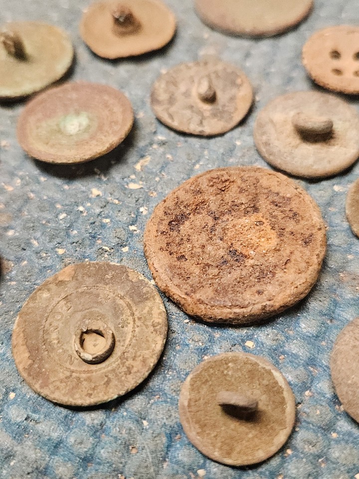 Dug Vintage Buttons LOT | eBay