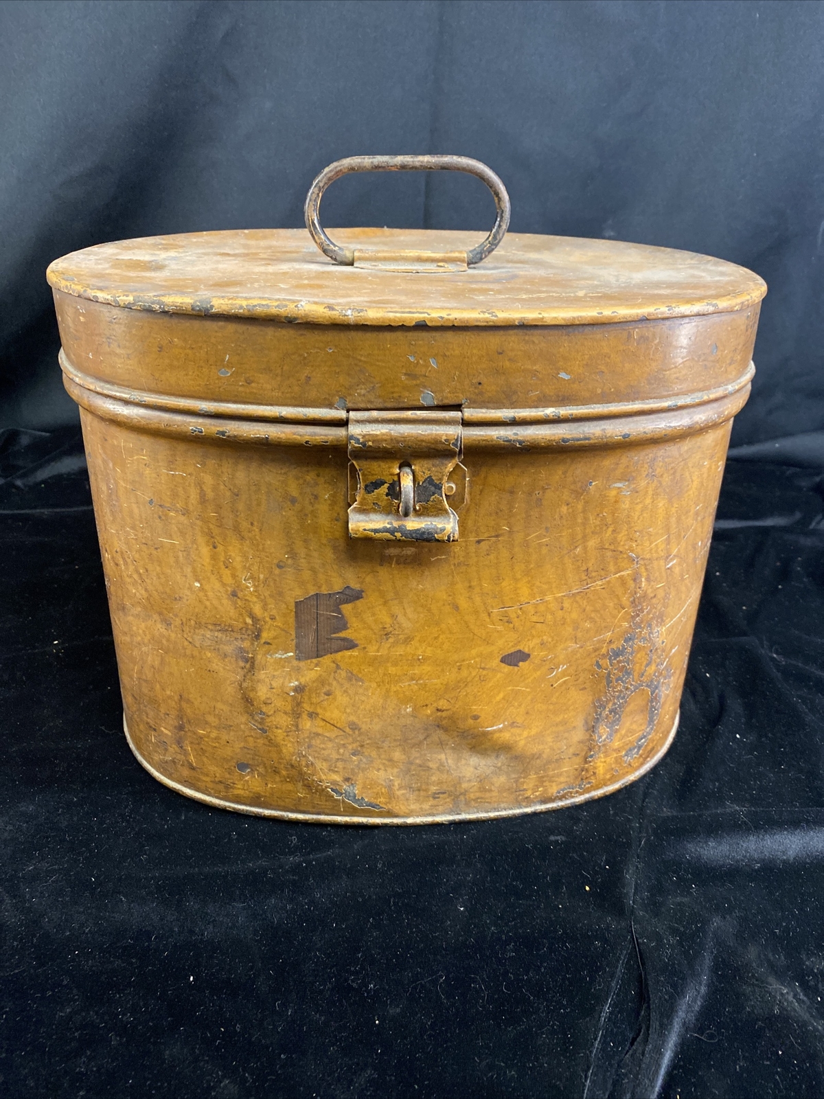ANTIQUE RARE ENGLISH 1800'S METAL HAT BOX, LARGE & OR… - Gem