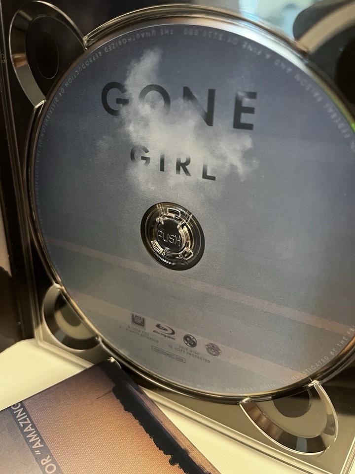 GONE GIRL Blu-ray - Ben Affleck W/ Amazing Amy Book and Blu-ray | eBay