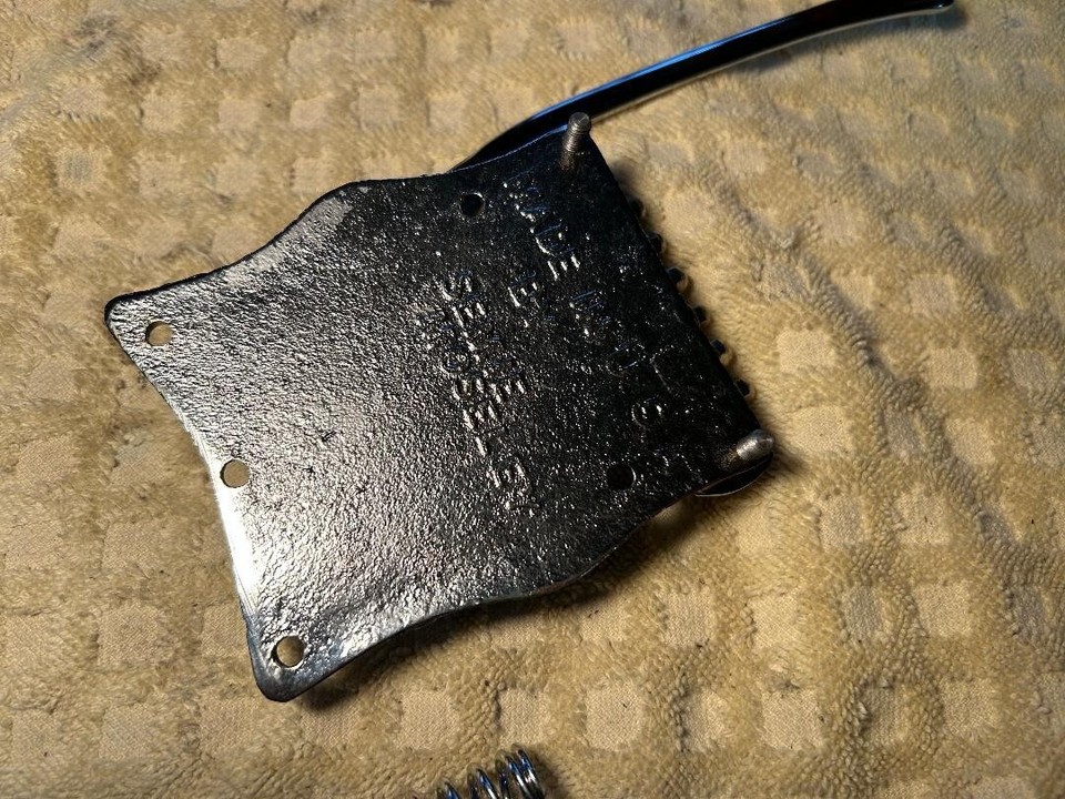Mosrite Vibramute NOS with roller bridge from the Andy Moseley estate ...