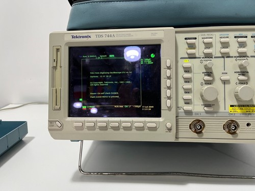 Tektronix TDS744A Digital Oscilloscope 500 Mhz 4 channel | eBay
