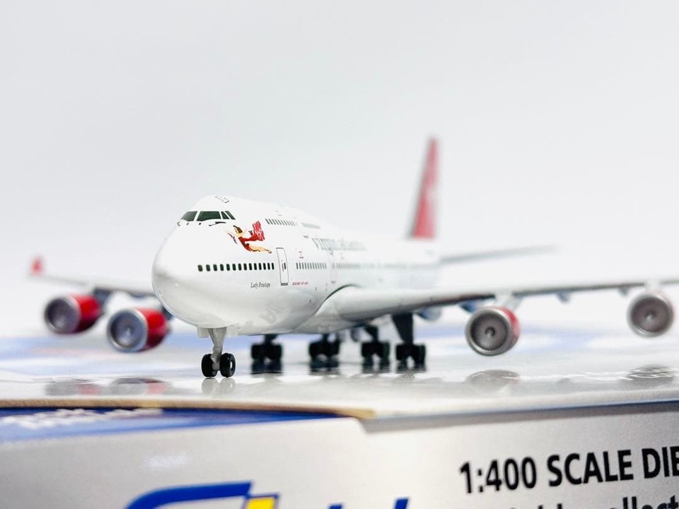 Gemini Jets 1/400 Diecast Model 747-4Q8 Virgin Atlantic with Landing ...