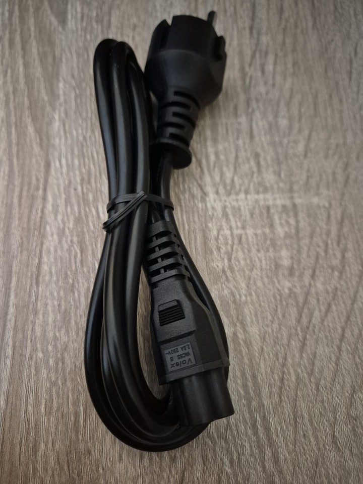 European EU (C5) Power lead to 3 pin Clover plug 1.5m - Laptop AC cable ...