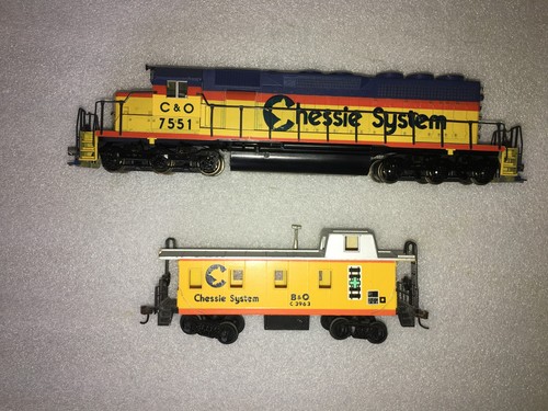 HO Scale KATO Chessie System SD40 and Bachmann caboose | eBay