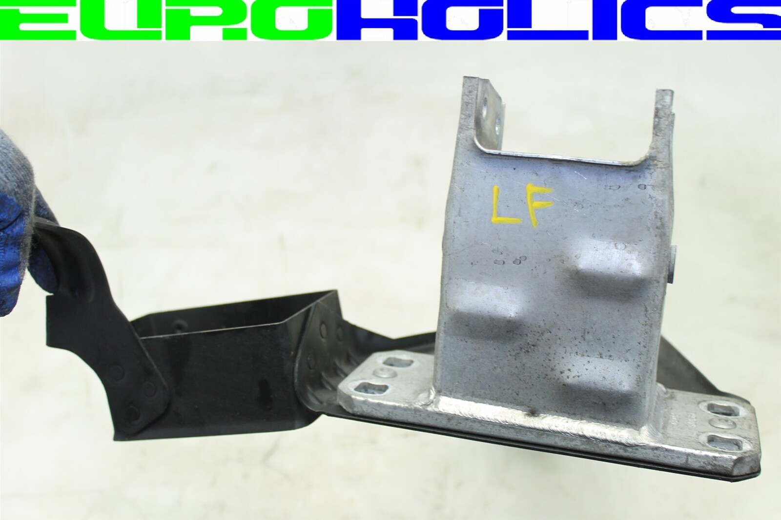 OEM BMW E60 525i 535xi 04-10 Right Front Radiator Mount Bracket ...
