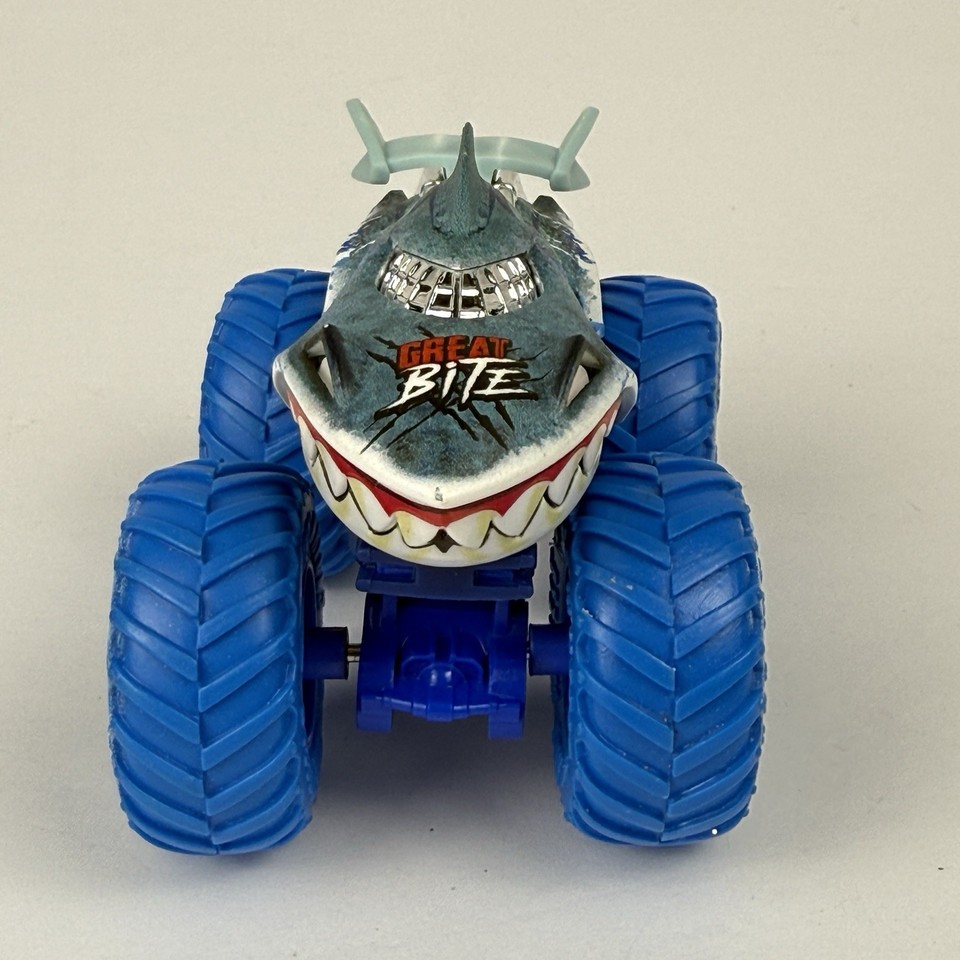 Monster Jam Hot Wheels Truck Shark Lot of 3 1:64 Trucks Crush Delivery ...