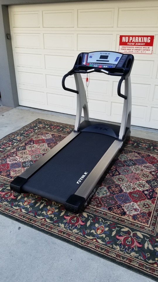 TRUE FITNESS Treadmill Professional Gym Level | eBay
